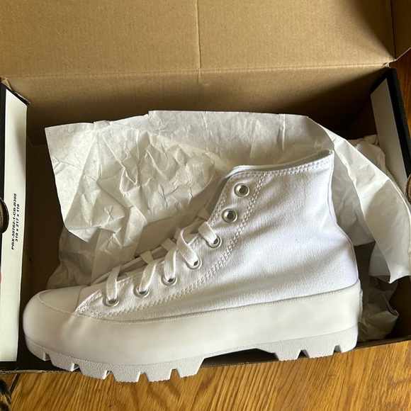 Converse | Shoes | Brand New White Converse | Poshmark